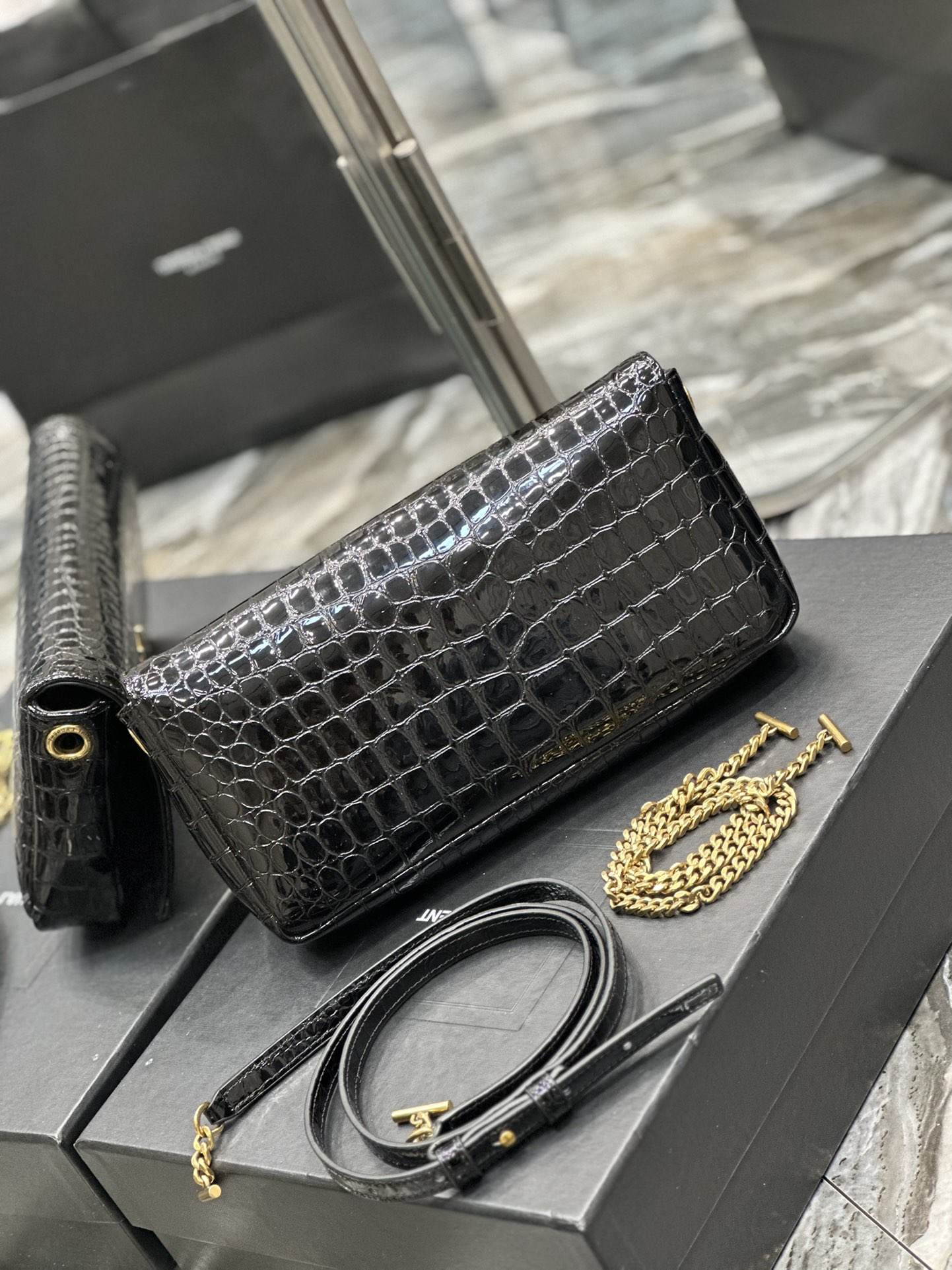 Saint Laurent Cassandre Phone Holder Black For Women‎ 10.2in/26cm - Dealiax