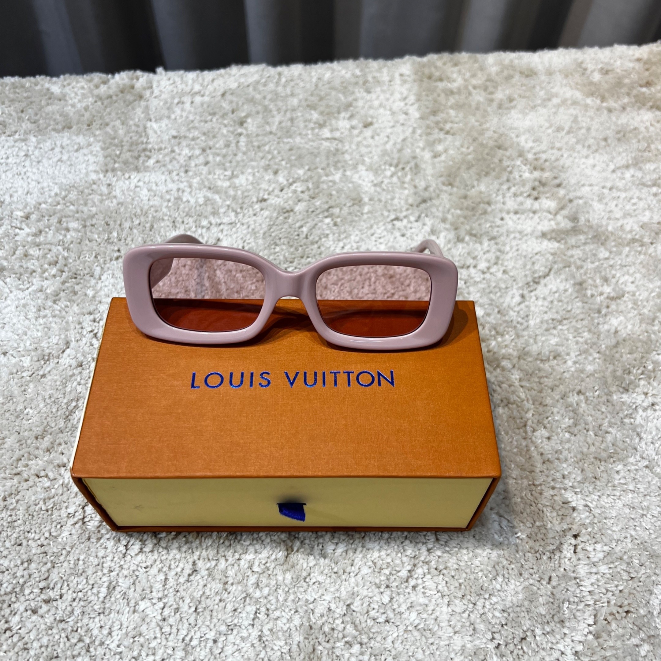 Louis Vuitton Circle Rectangle Sunglasses - Z2421W