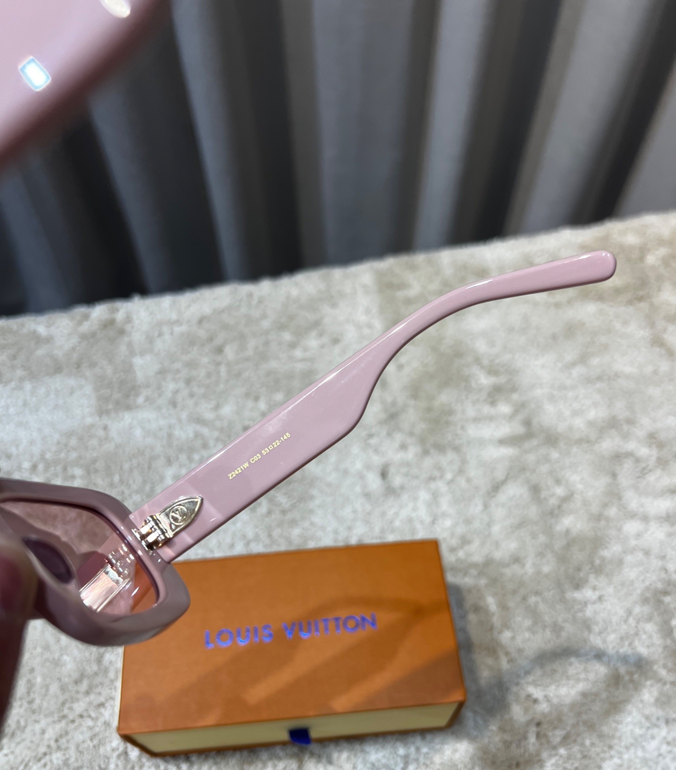 Louis Vuitton Circle Rectangle Sunglasses - Z2421W