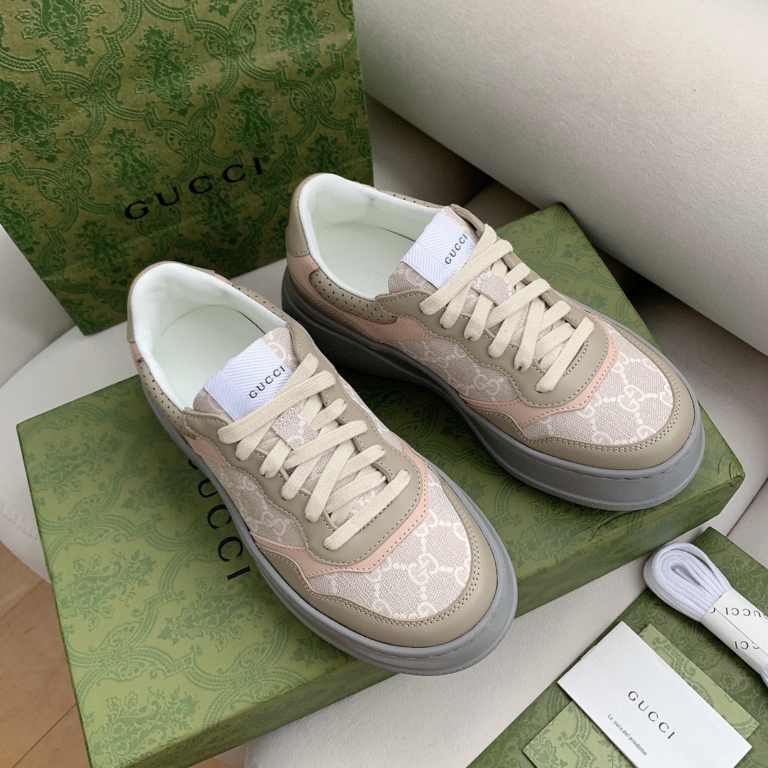 Gucci Men's GG Sneaker White And Beige Supreme For Men ‎700775 UPG90 ...